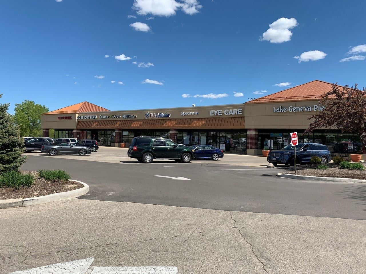 Geneva Square, 100 E Geneva Square, Lake Geneva, WI, 53147
