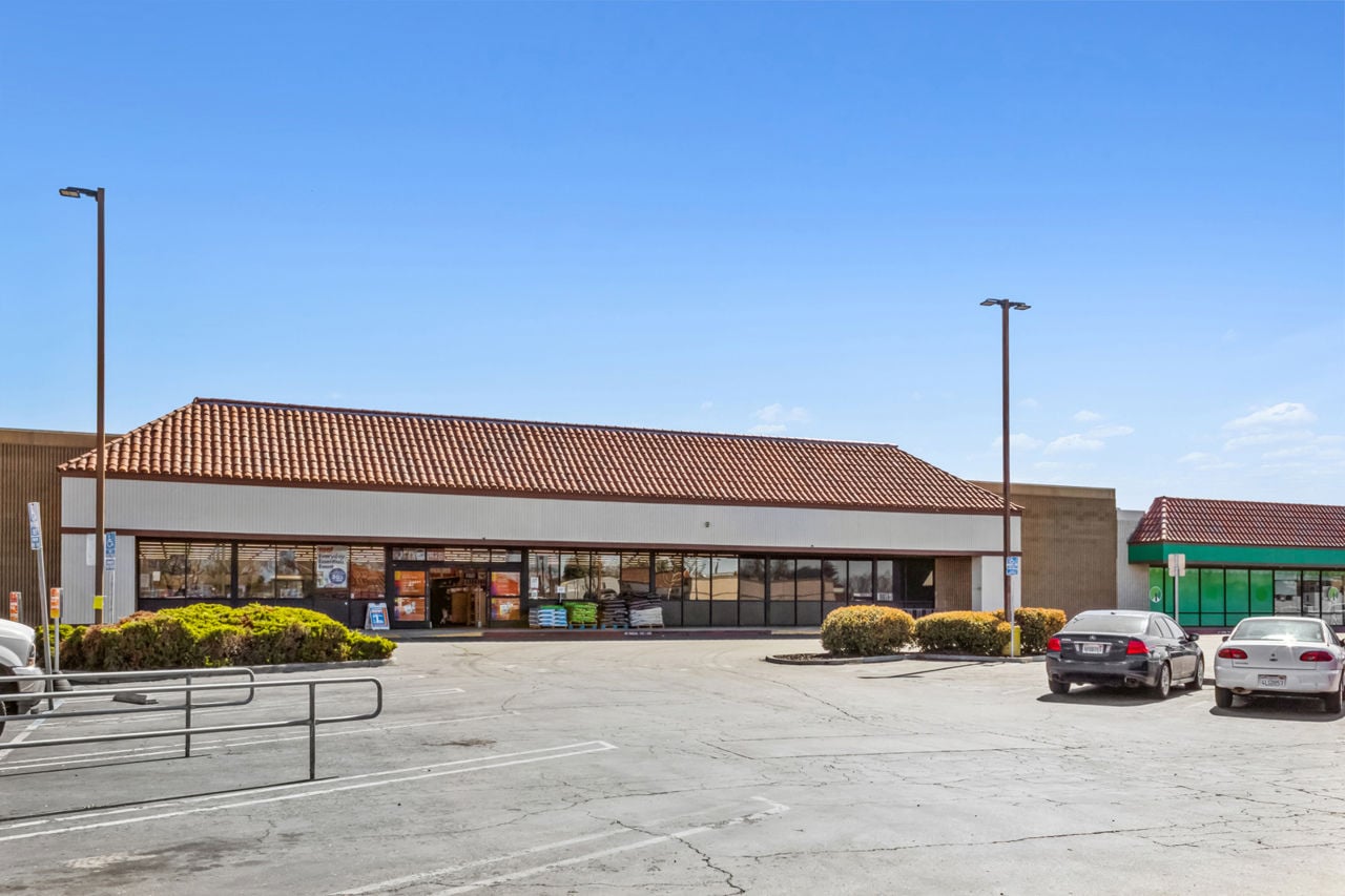 Cherokee Plaza, 380 South Cherokee Lane, Lodi, CA, 95240