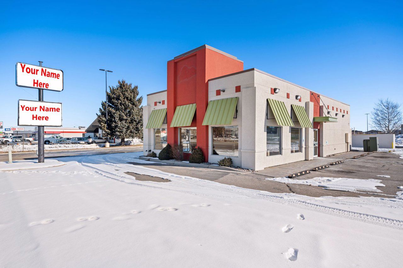 Freestanding Restaurant with drive-thru at Snake River Plaza, 568 North ...