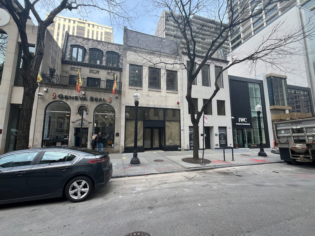 114 E Oak, 114 East Oak Street, Chicago, IL, 60611