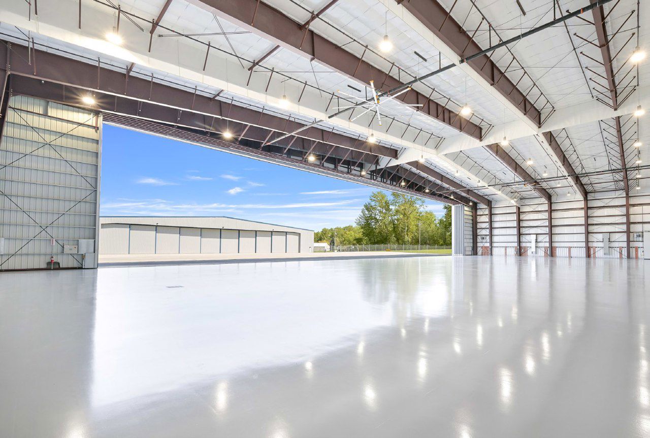 ±39,192 SF Boeing 737 Sized Aircraft Hangar Facility For Sale or Lease ...