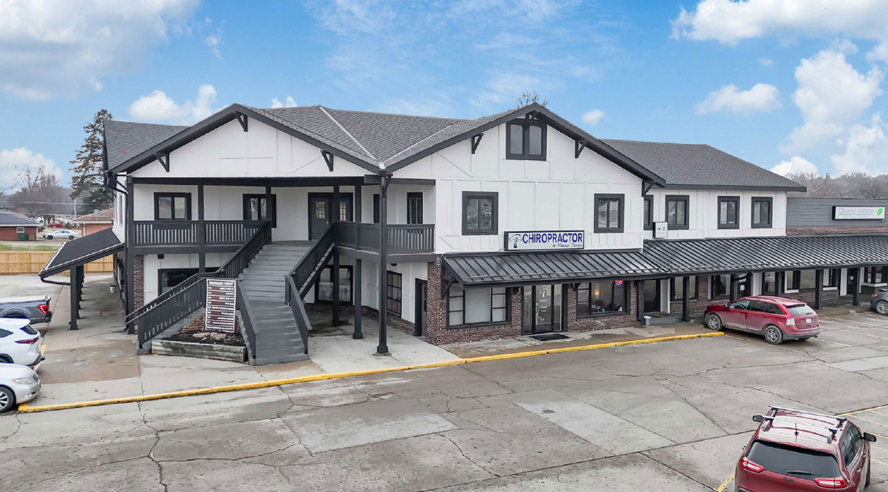 Sherwood Forest Retail & Office Space, 7400 Hickman Road, Des Moines ...