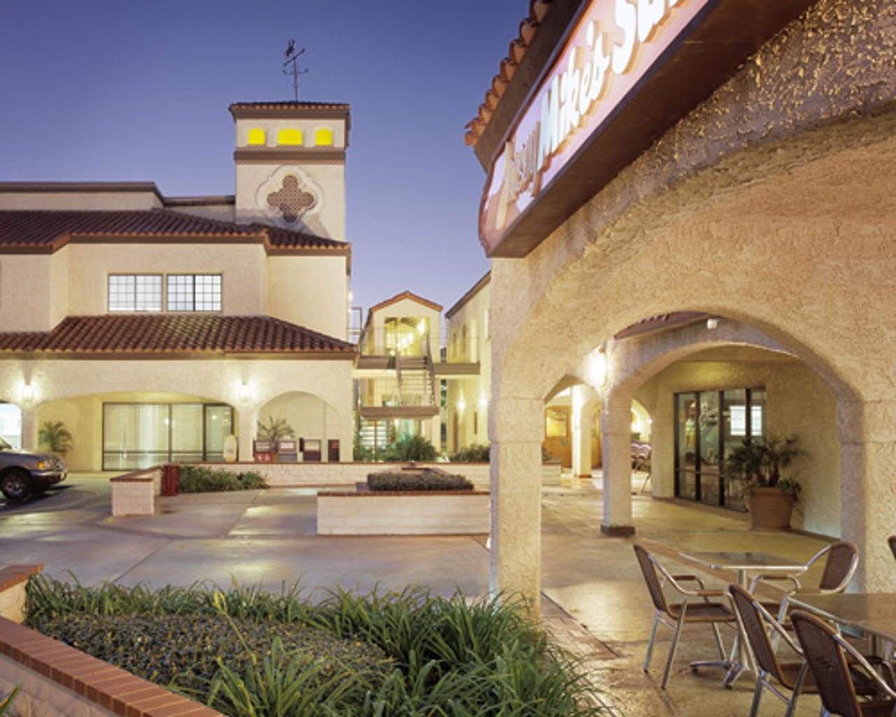 Paseo Camarillo Shopping Center, 350 - 390 North Lantana Street ...