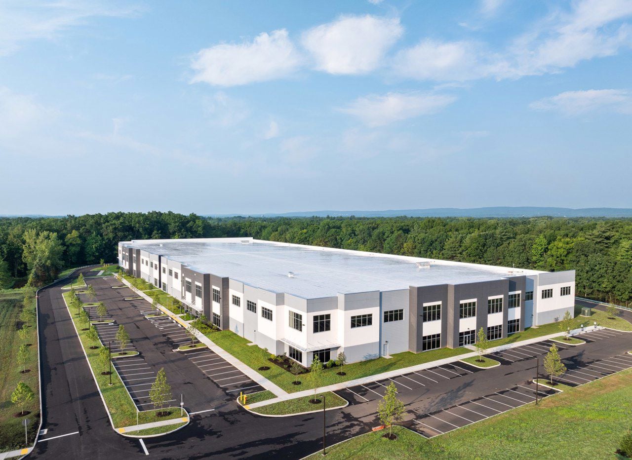 Day Hill Logistics Center, 425 Day Hill Road, Windsor, CT, 06095