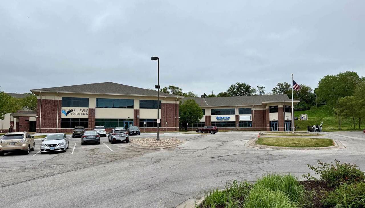 Bellevue Professional Center , 2206 Longo Drive, Bellevue, NE, 68005